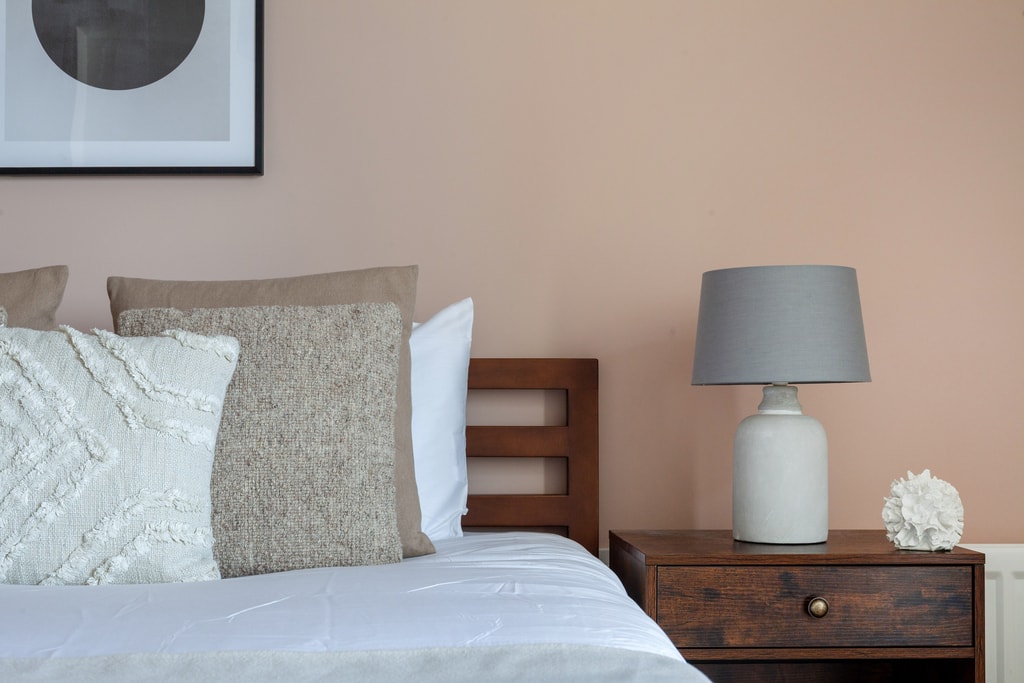 2 bedroom flat to rent on Emily Duncan Place, London | Scraye