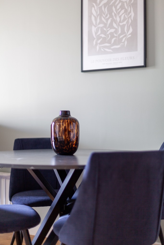 2 bedroom flat to rent on Emily Duncan Place, London | Scraye