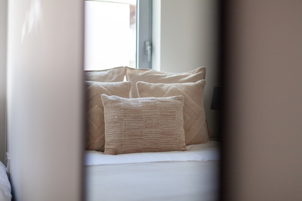 2 bedroom flat to rent on Emily Duncan Place, London | Scraye